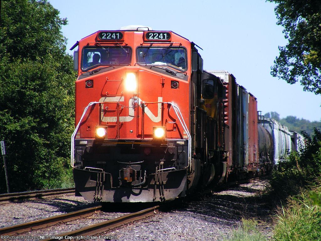 CN 2241